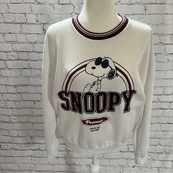 Peanuts | Tops | Peanuts Snoopy Crew Neck Sweatshirt Raised Lettering ...